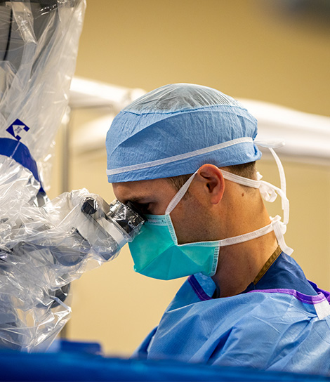 Top Spine Surgeons & Back Pain Doctors in Los Angeles