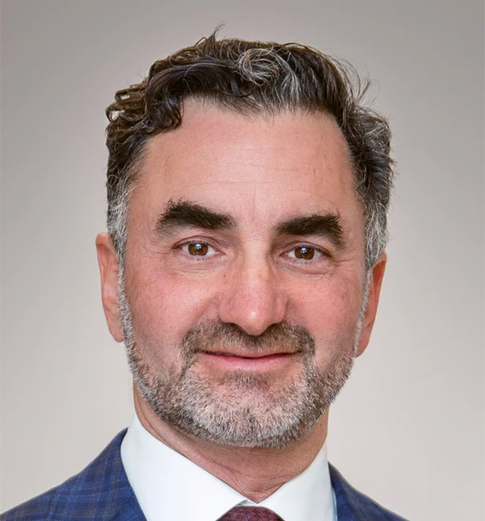 Top Spine Surgeons & Back Pain Doctors in Los Angeles